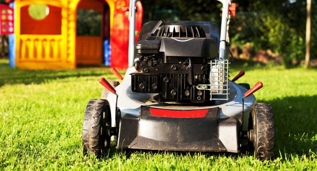 Are Lawn Mower Blades Reverse Thread? - MowerValley